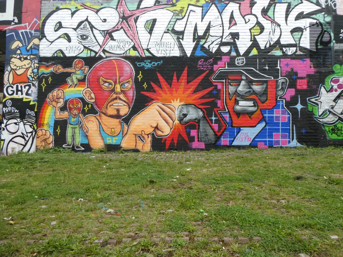 New Kid Crayon & Keo Match Street Art ‘Bro Fist’ in Brick Lane | London ...