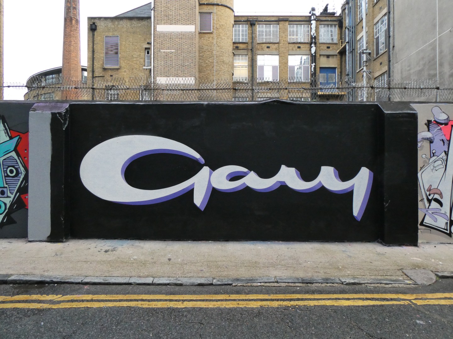 New Gary Stranger Graffiti in Brick Lane | London Calling Blog